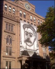 Apple Visual Graphics Creates Gigantic Wall Mural Of Stalin By Picasso