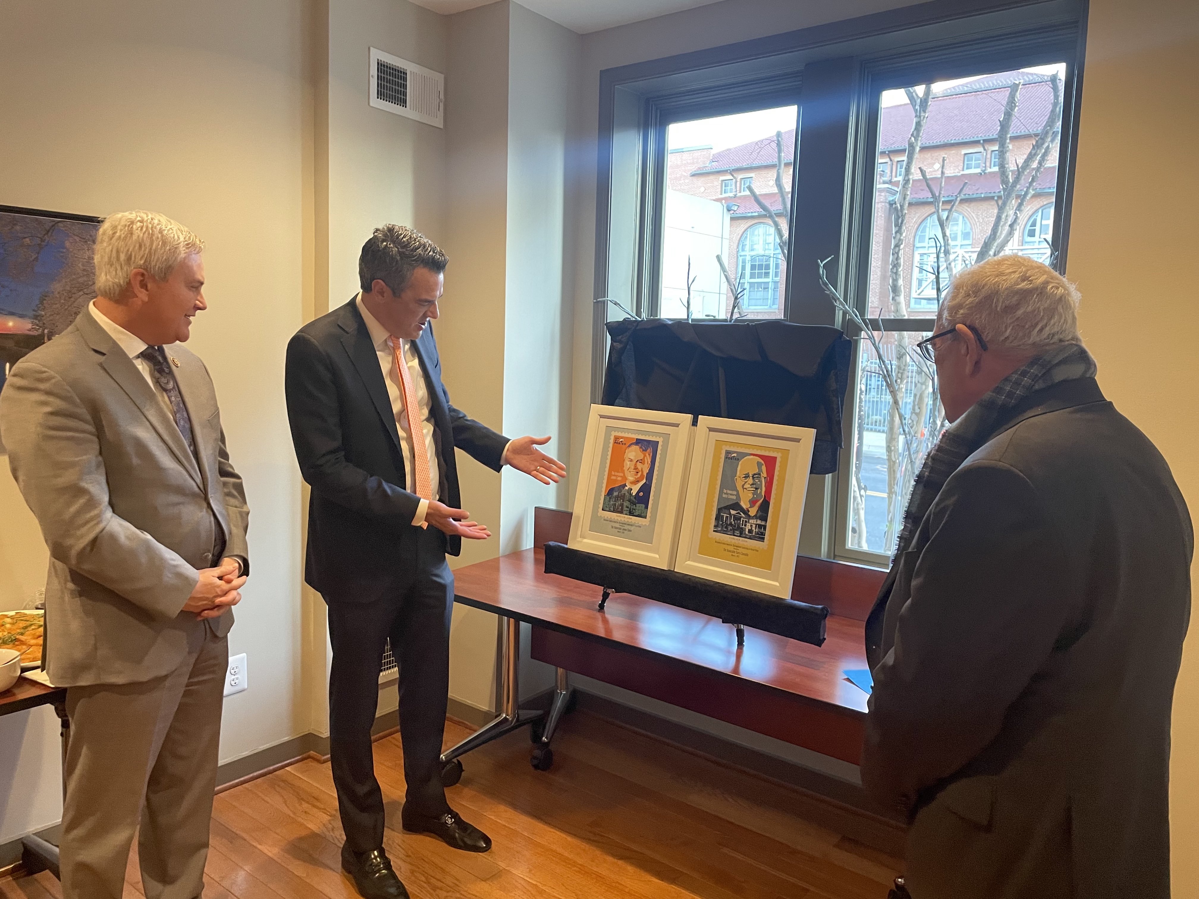 Congressmen Receive Distinguished Leadership in Postal Policy Award